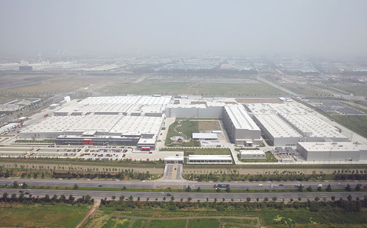Chinese Factory Building Apple Responds To Suicides At Chinese Foxconn