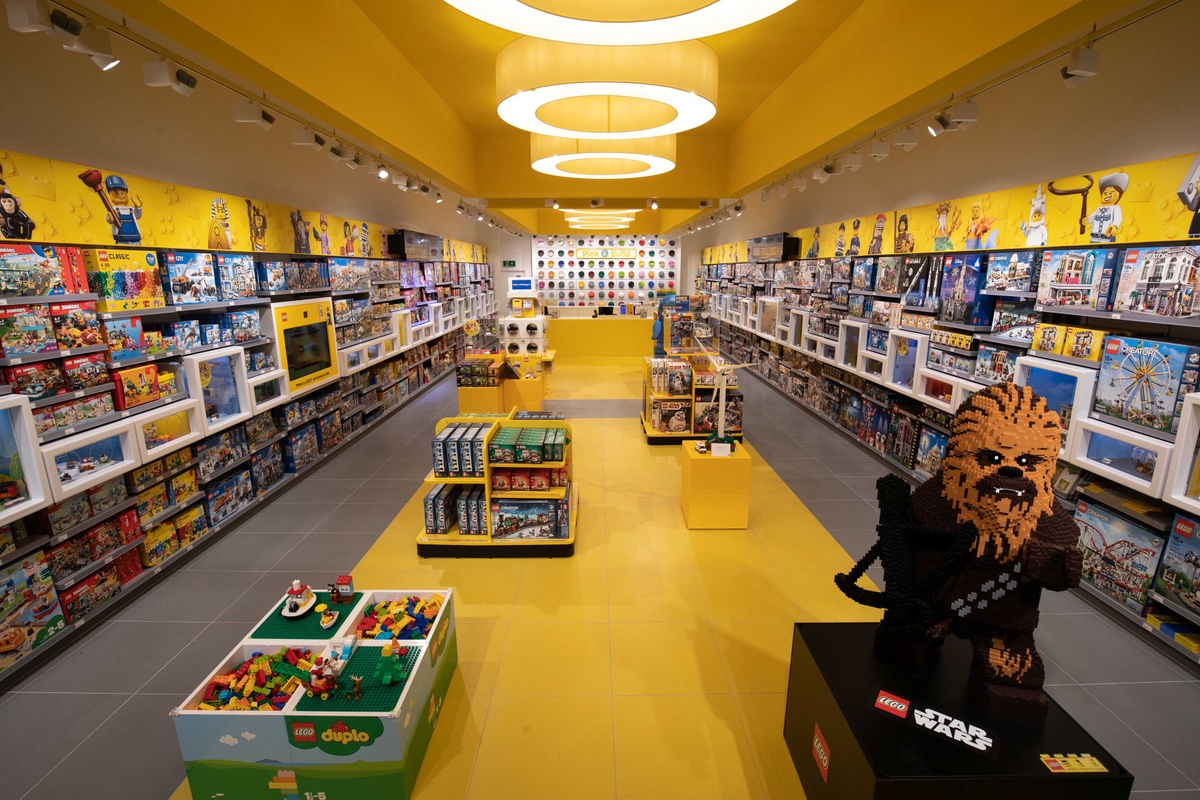 Ready, steady, build: The first LEGO® stores are coming to the Netherlands in time for Christmas ...