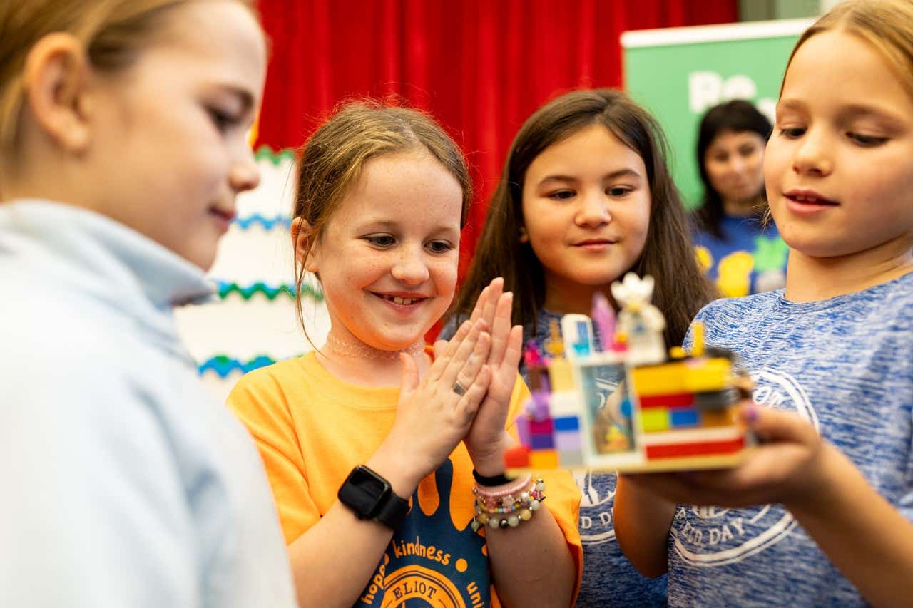 The LEGO Group celebrates five years of LEGO® Replay brick reuse ...