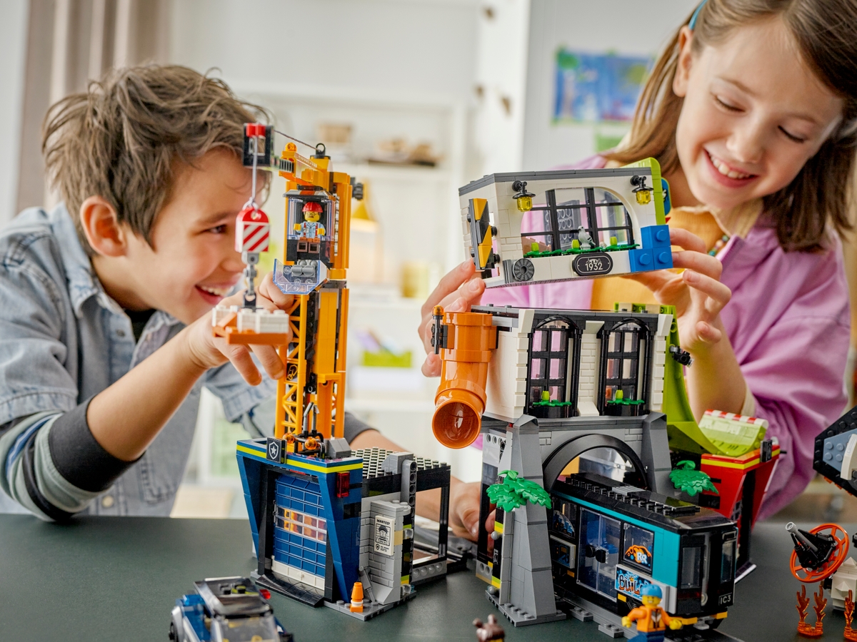 The LEGO Group Unveils New LEGO® CITY: The City Tower - About Us - LEGO.com