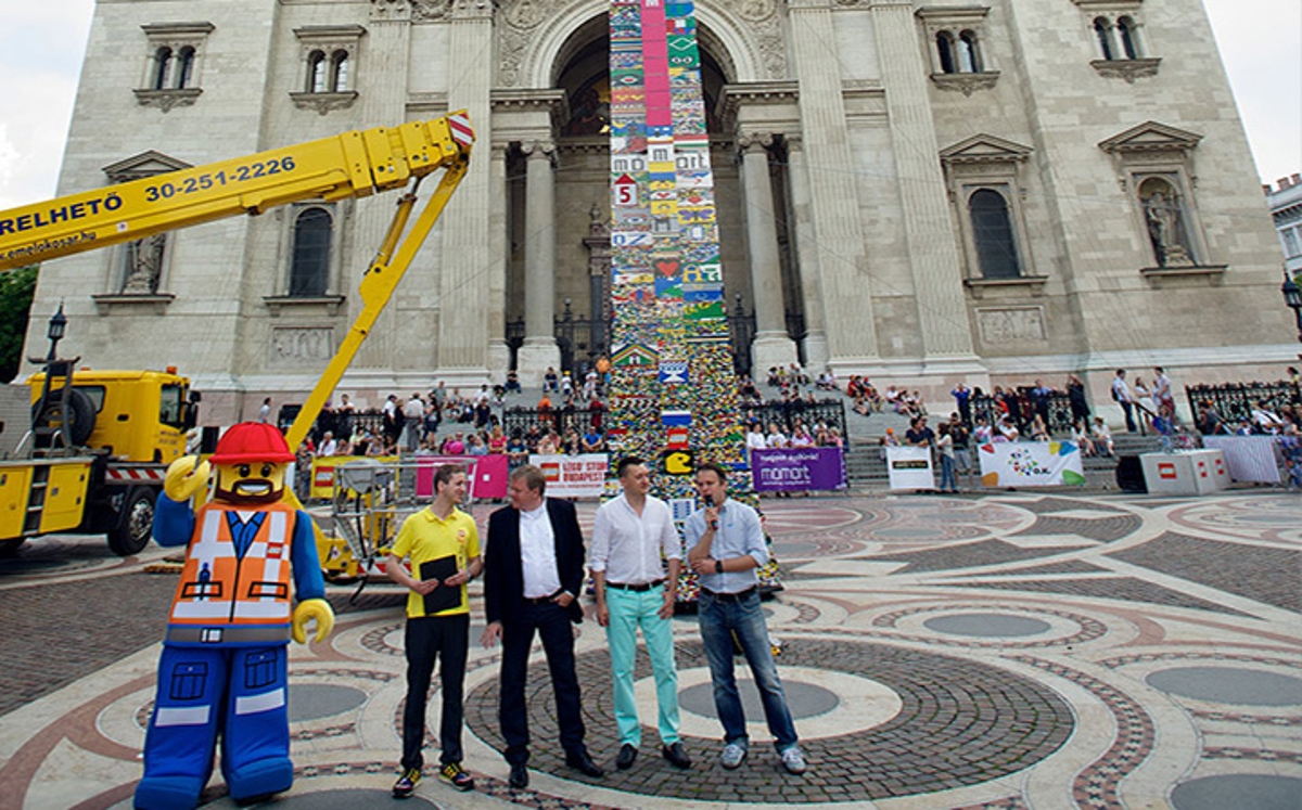 Worlds tallest LEGO tower Milan - About Us - LEGO.com