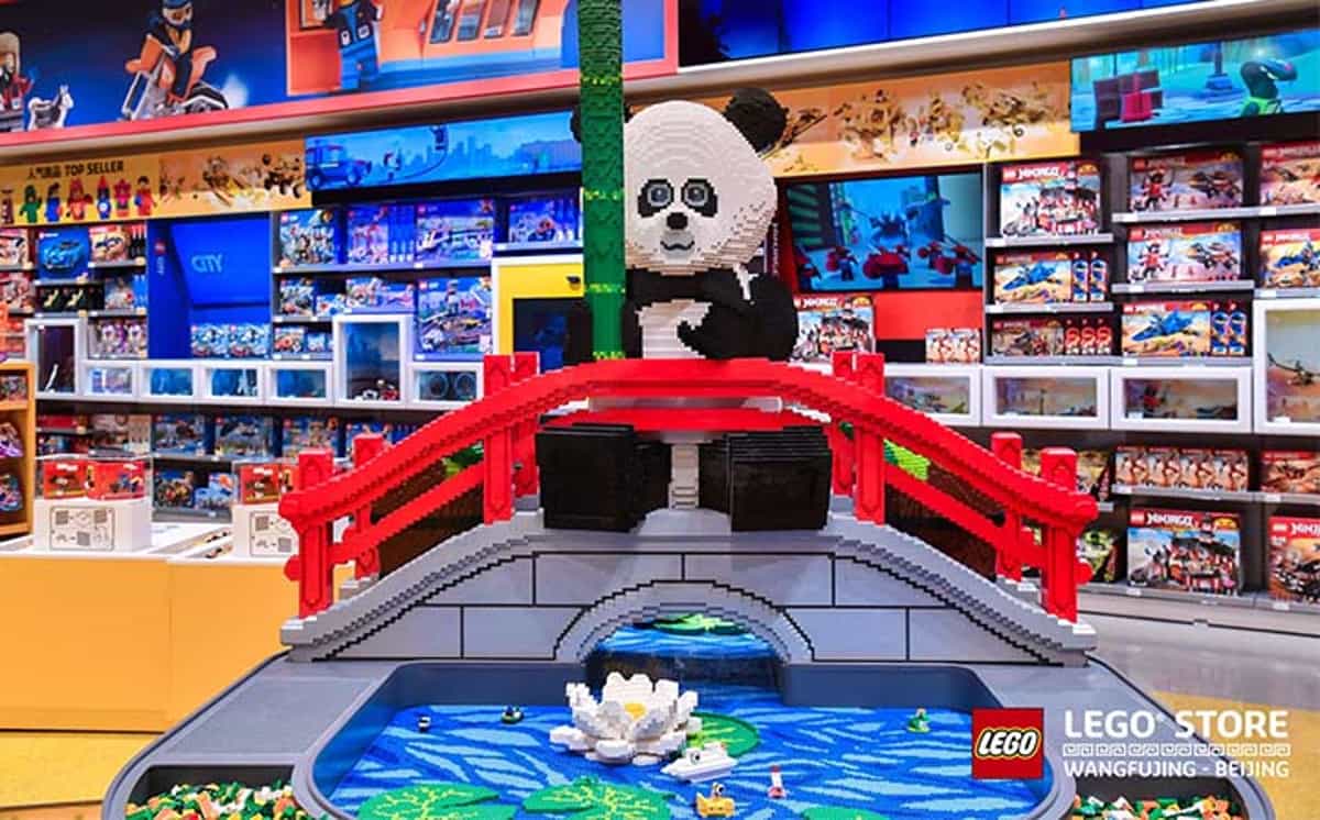 The LEGO Group opens 1st Flagship Store in Beijing - About us - LEGO.com ES