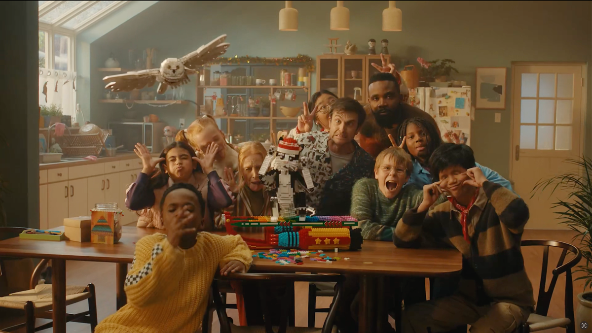 Holiday 2024 - About Us - LEGO.com