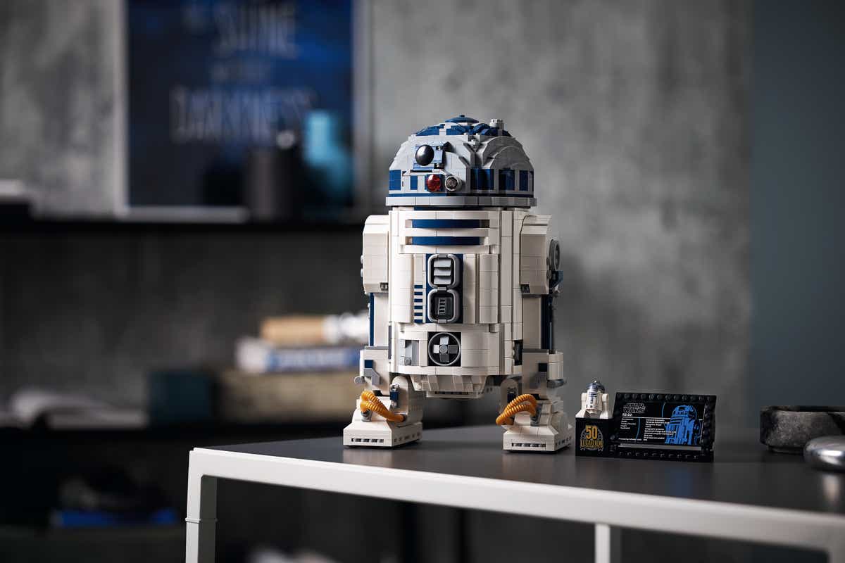 Star Wars R2-D2 - About Us - LEGO.com