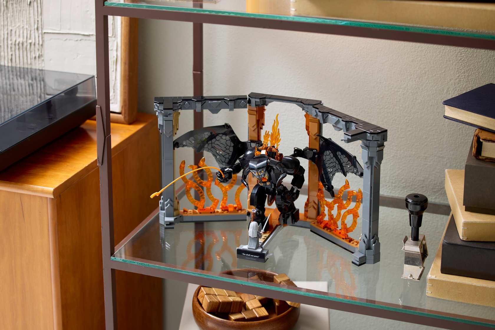 Create a Window into Middle-earth™ with the LEGO® Icons The Lord of th ...