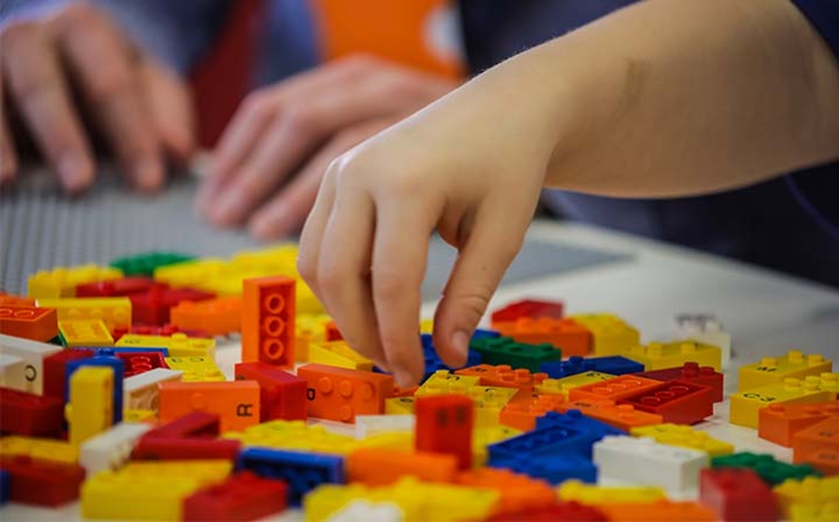 The LEGO Foundation and the LEGO Group team up with blind associations ...