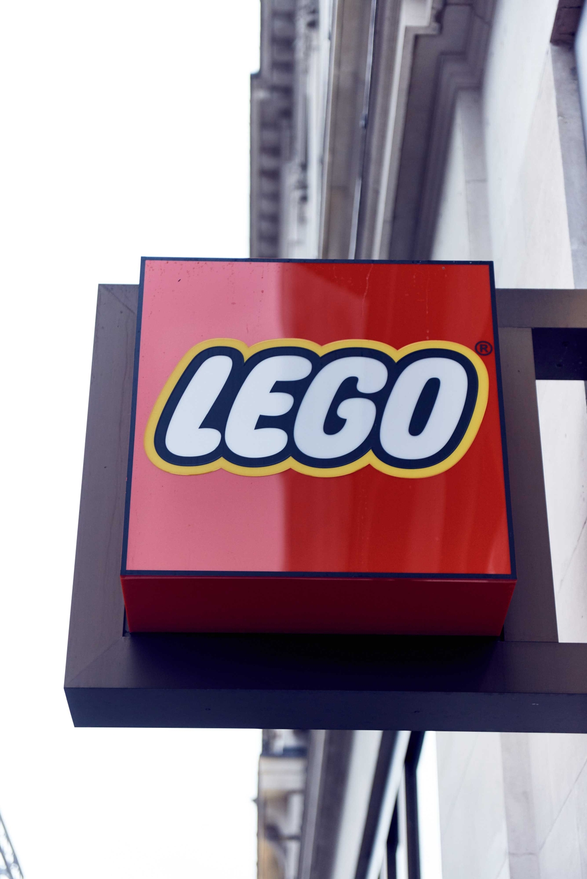 Ready, steady, build: Two new LEGO® stores are coming to the UK in time ...