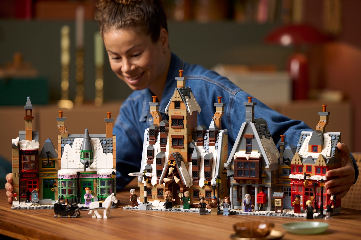 LEGO® Harry Potter™ Hogsmeade™ Village - Collectors' Edition - About Us ...