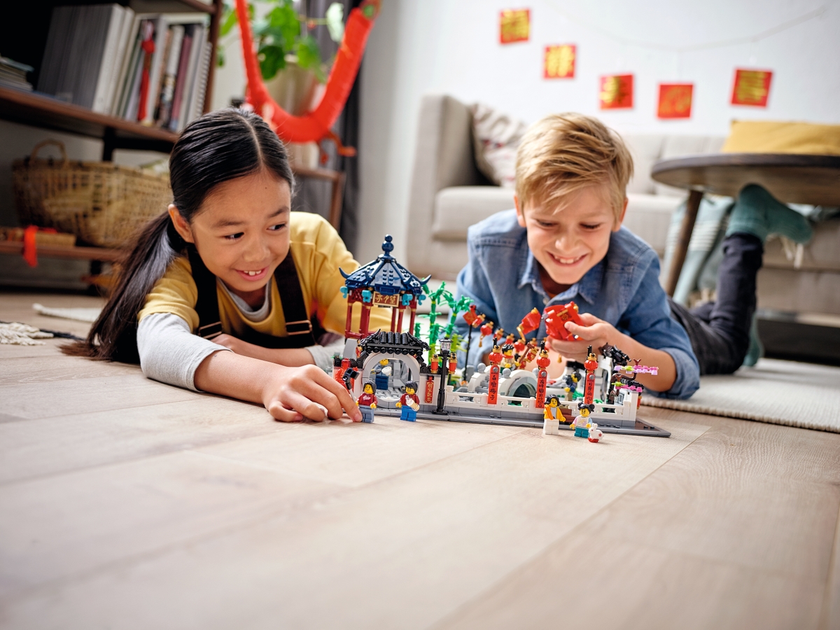 CIIE Novelties - About Us - LEGO.com