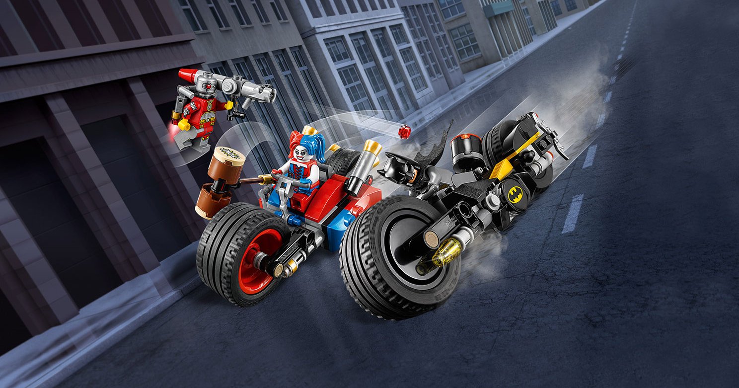 Batman™: Gotham City Cycle Chase - Videos - LEGO.com for kids
