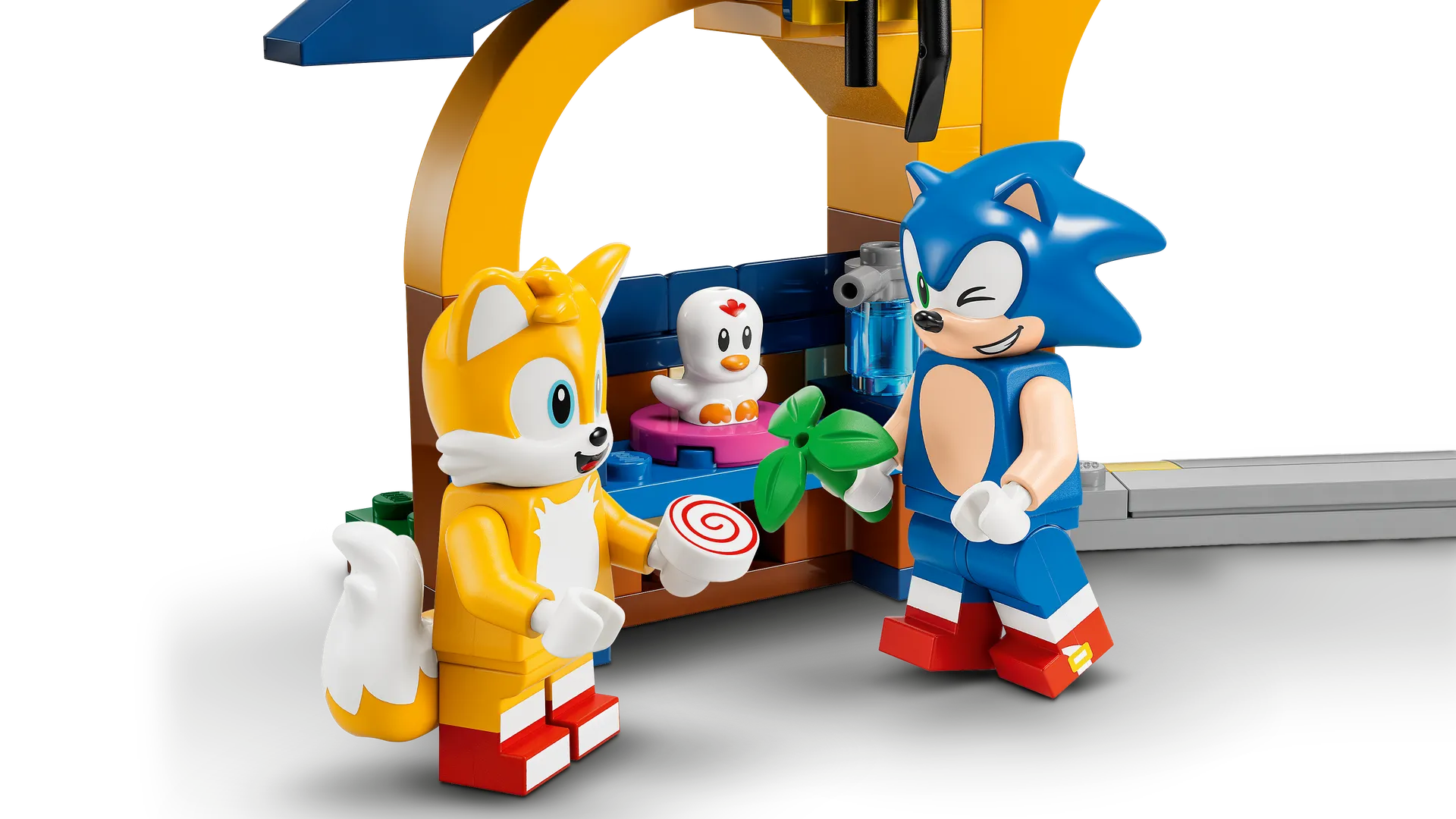 Tails' Workshop and Tornado Plane - Videos - LEGO.com for kids