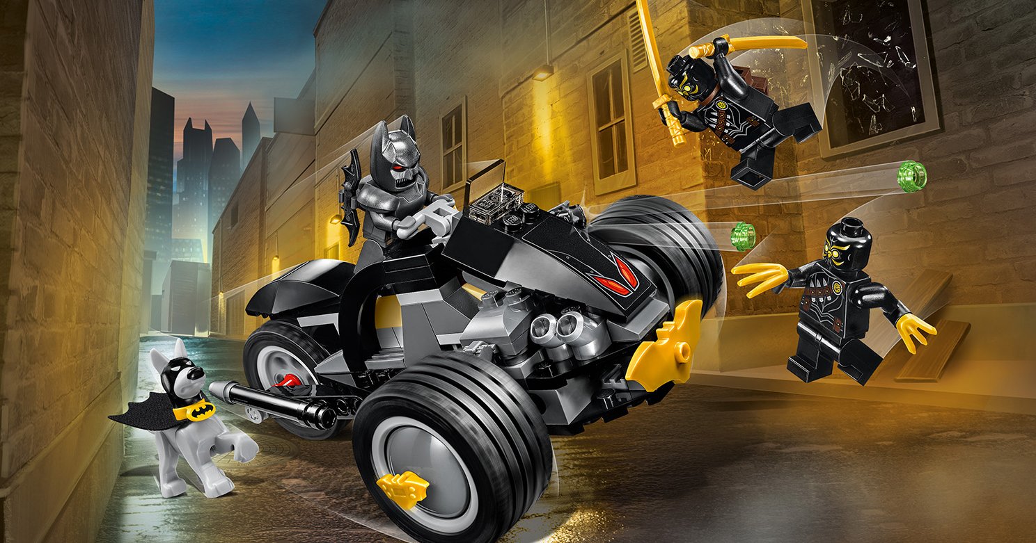 Batman™: The Attack of the Talons - Videos - LEGO.com for kids