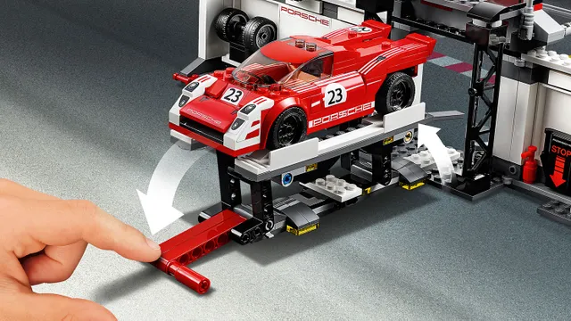 Porsche 919 Hybrid and 917K Pit Lane - Videos - LEGO.com for kids
