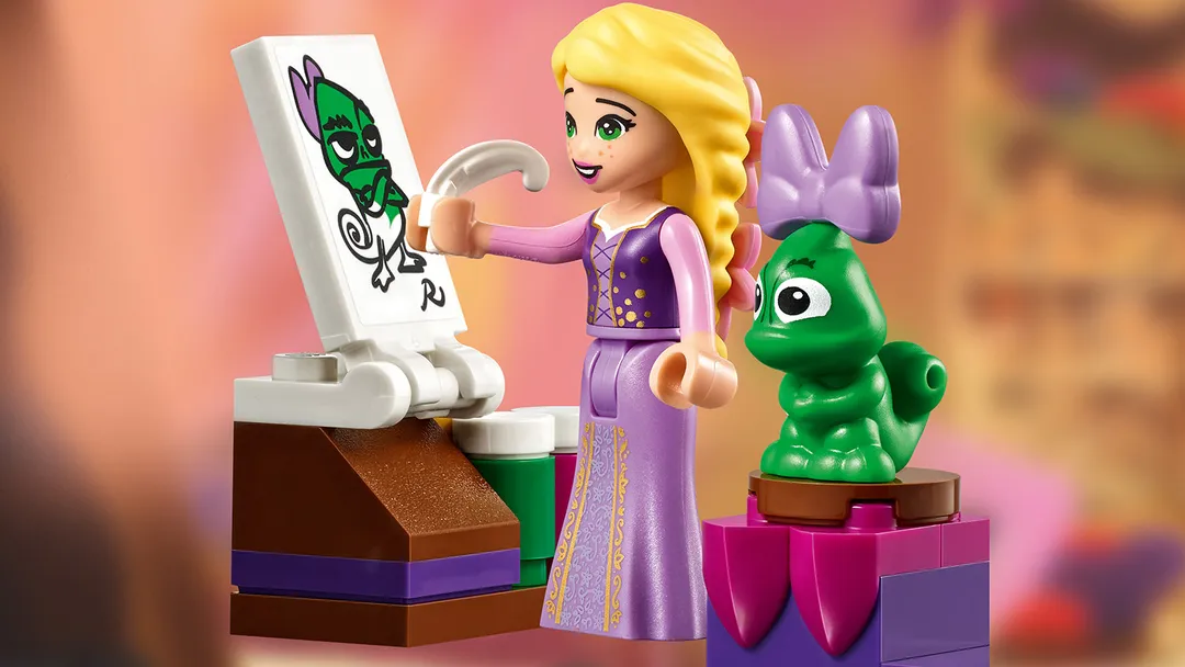 Rapunzel's Castle Bedroom - Videos - LEGO.com for kids