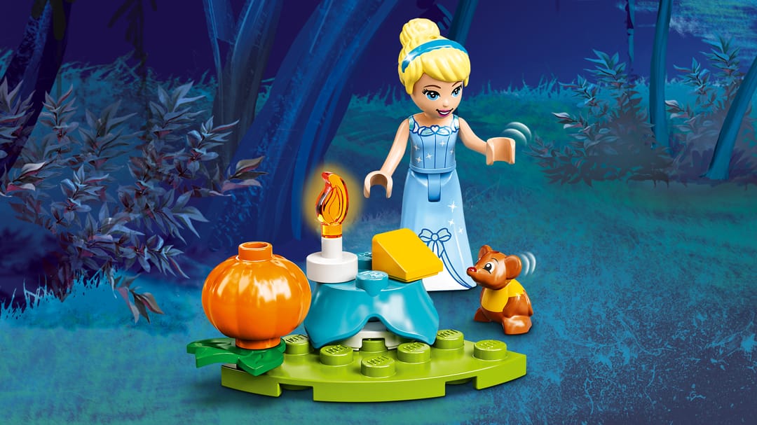 Cinderella’s Royal Carriage - Videos - LEGO.com for kids