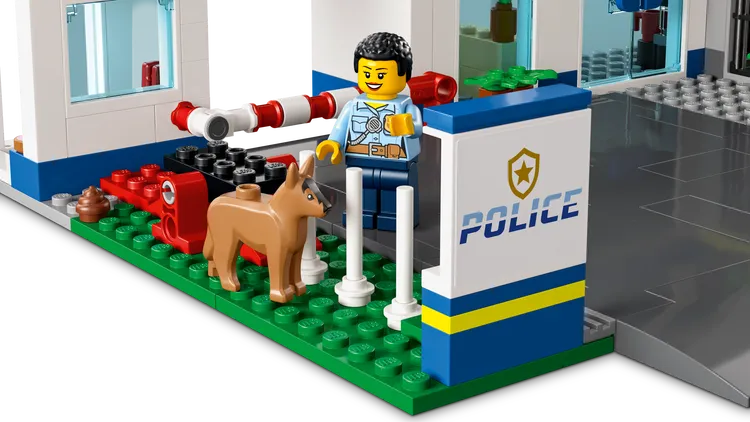 Police Station - Videos - LEGO.com for kids