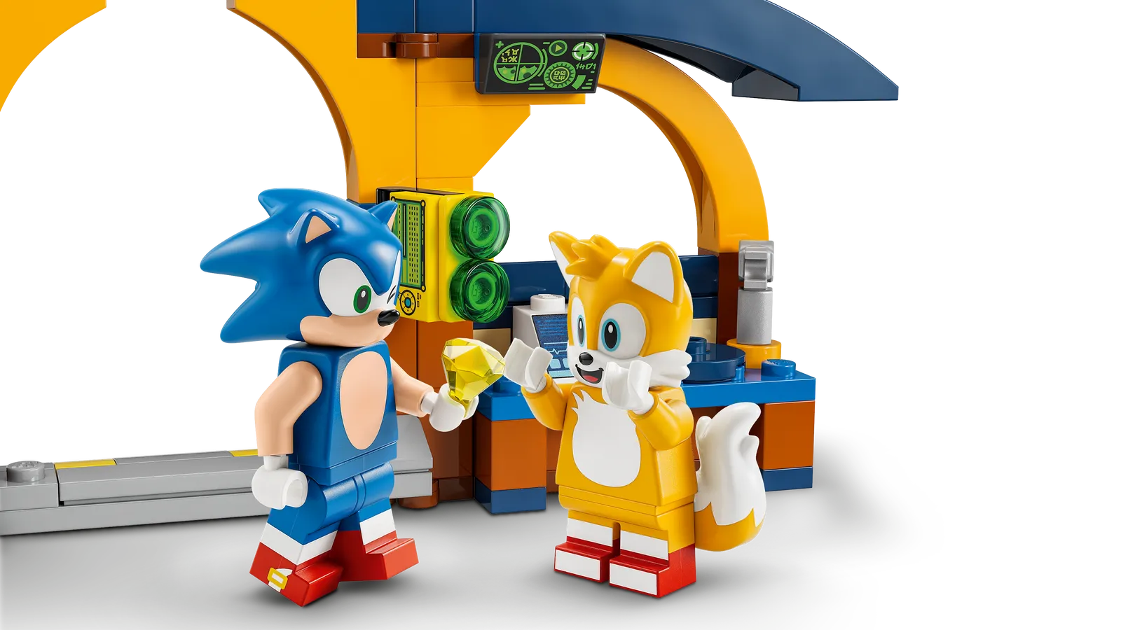 Tails' Workshop and Tornado Plane - Videos - LEGO.com for kids