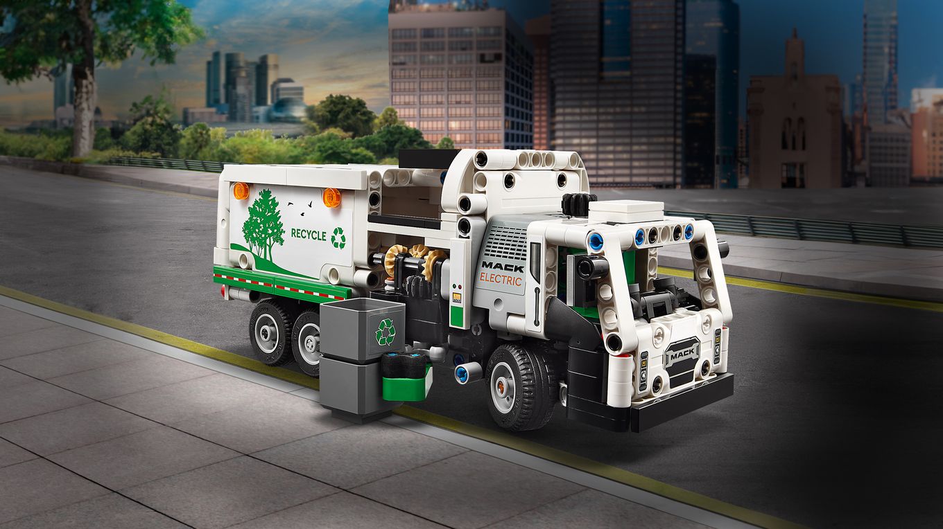 Mack® LR Electric Garbage Truck - Videos - LEGO.com for kids