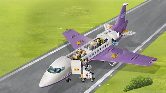 Heartlake Airport - Videos - LEGO.com for kids
