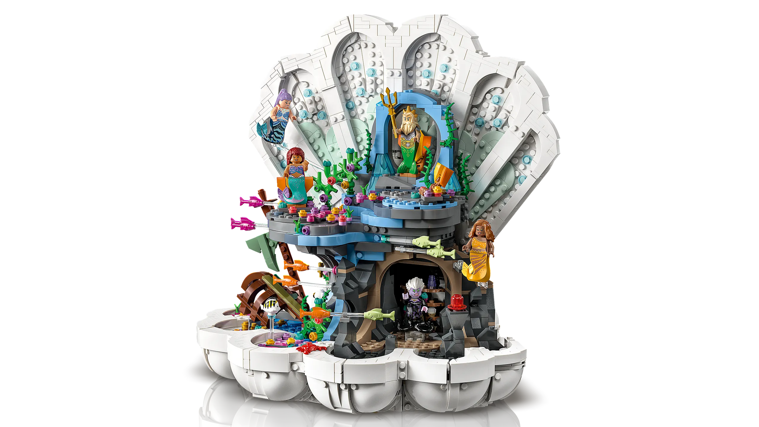 The Little Mermaid Royal Clamshell - Videos - LEGO.com for kids