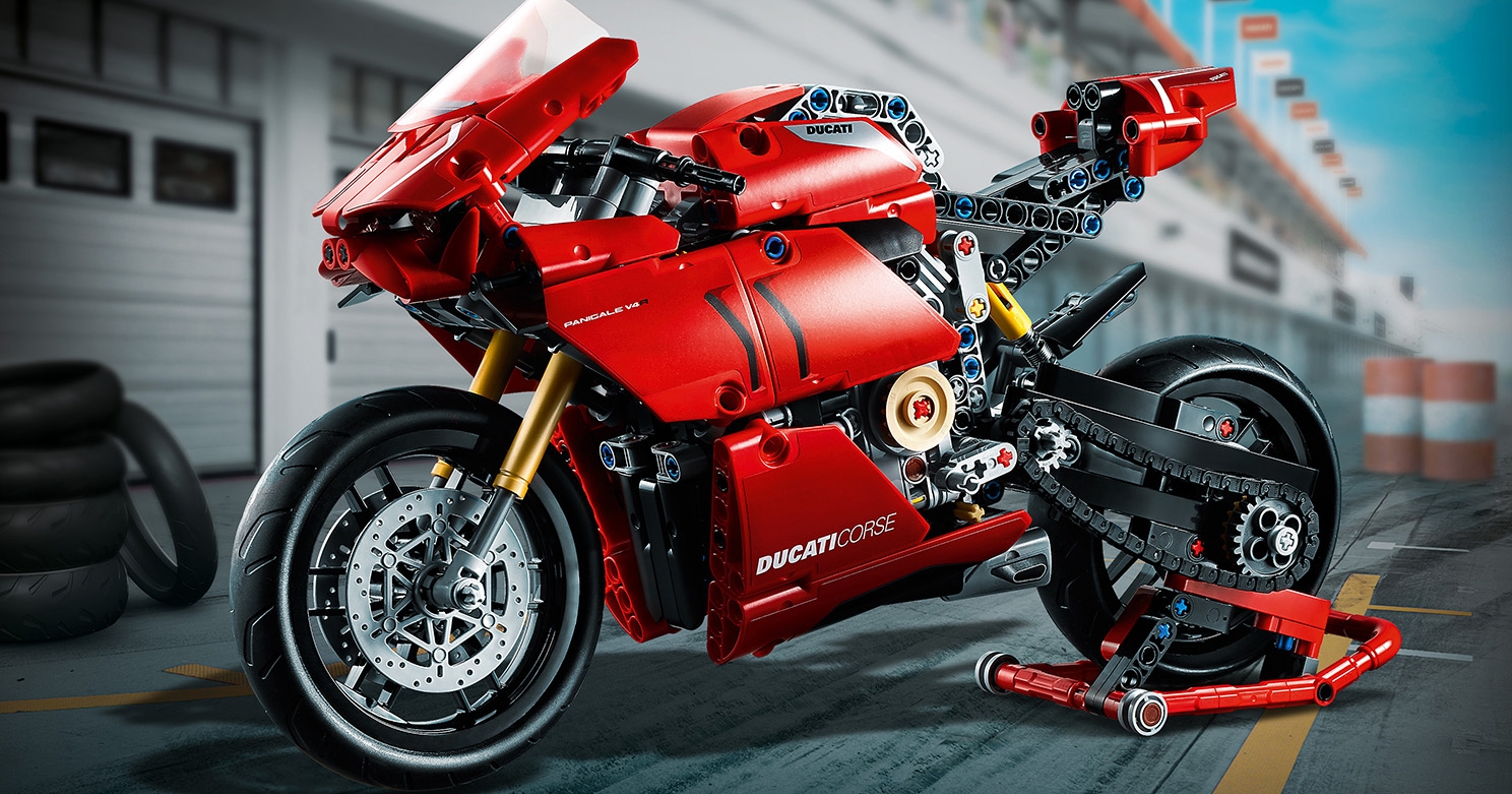 Ducati Panigale V4 R - Videos - LEGO.com for kids