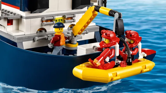 Ocean Exploration Ship - Videos - LEGO.com for kids