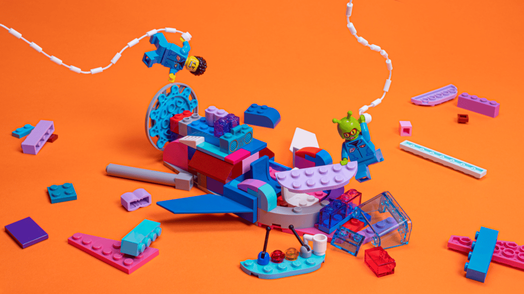 Escape the space station | LEGO.com for Families GB