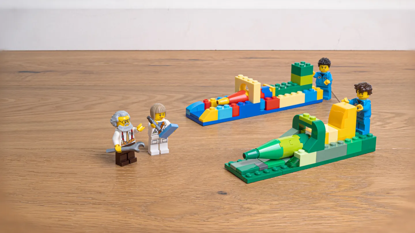 Build a rocket launch pad | LEGO.com for families