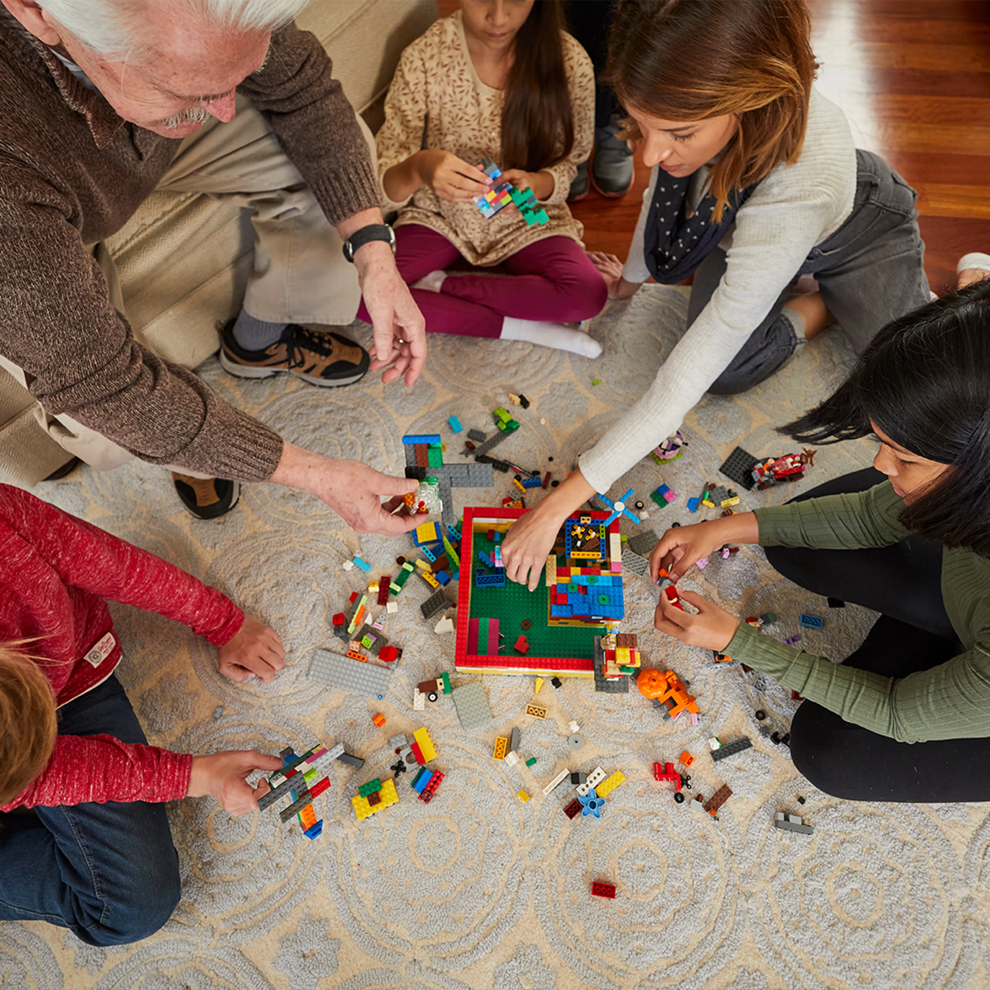 Family Building Together | LEGO.com GB | 가족을 위한 LEGO.com