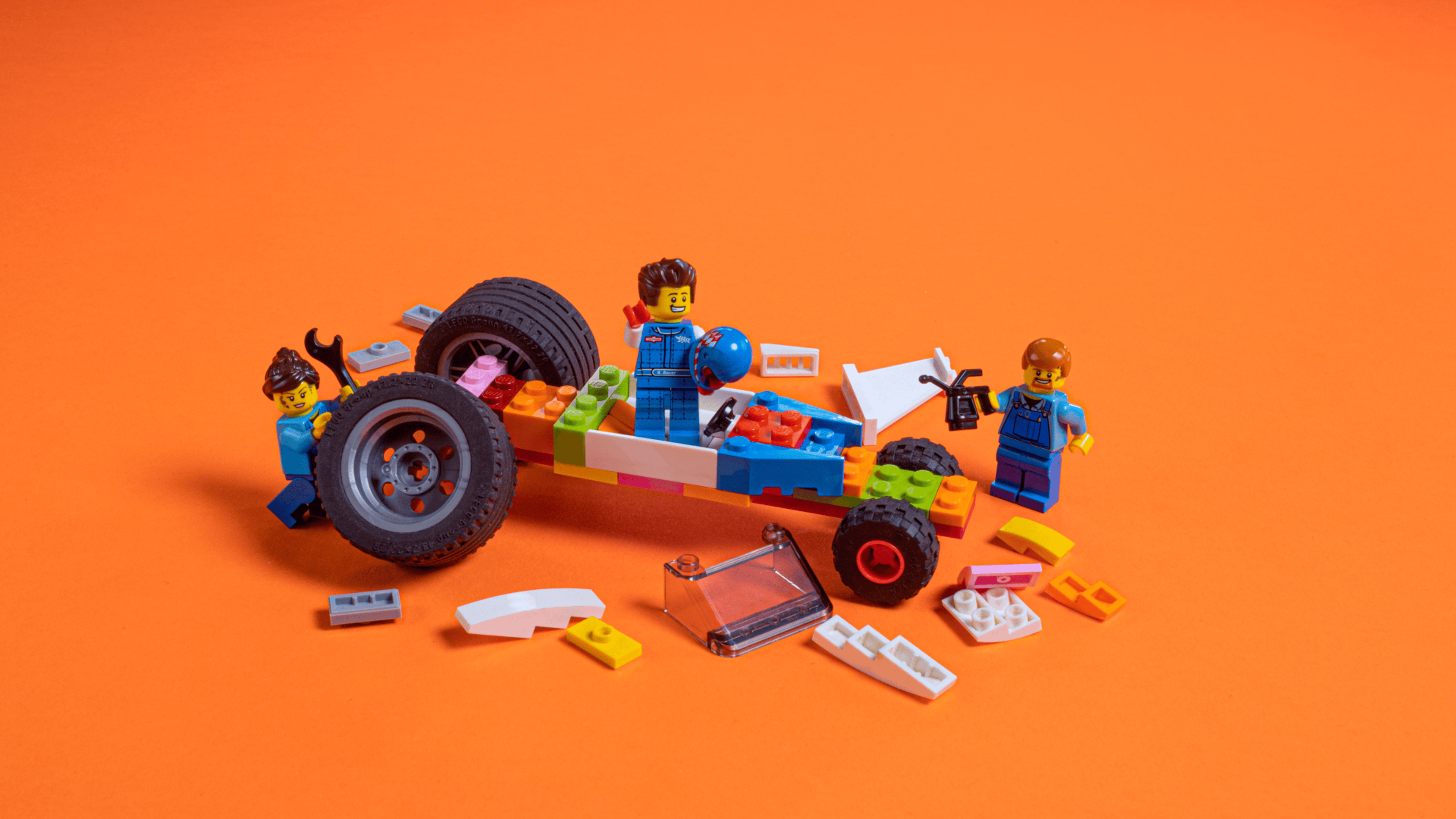 Stuck in the wind tunnel | 가족을 위한 LEGO.com