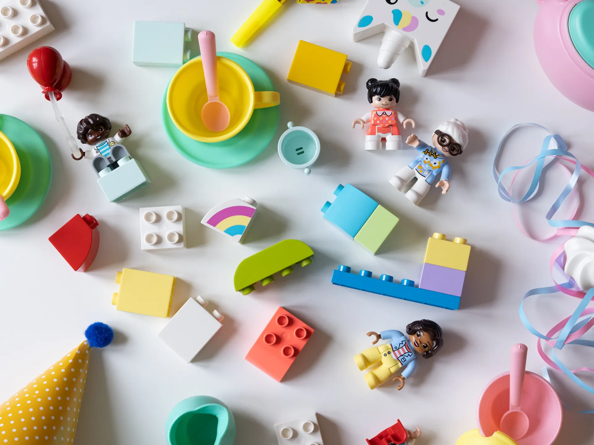 LEGO® DUPLO® Birthday Tea Party | LEGO.com for families
