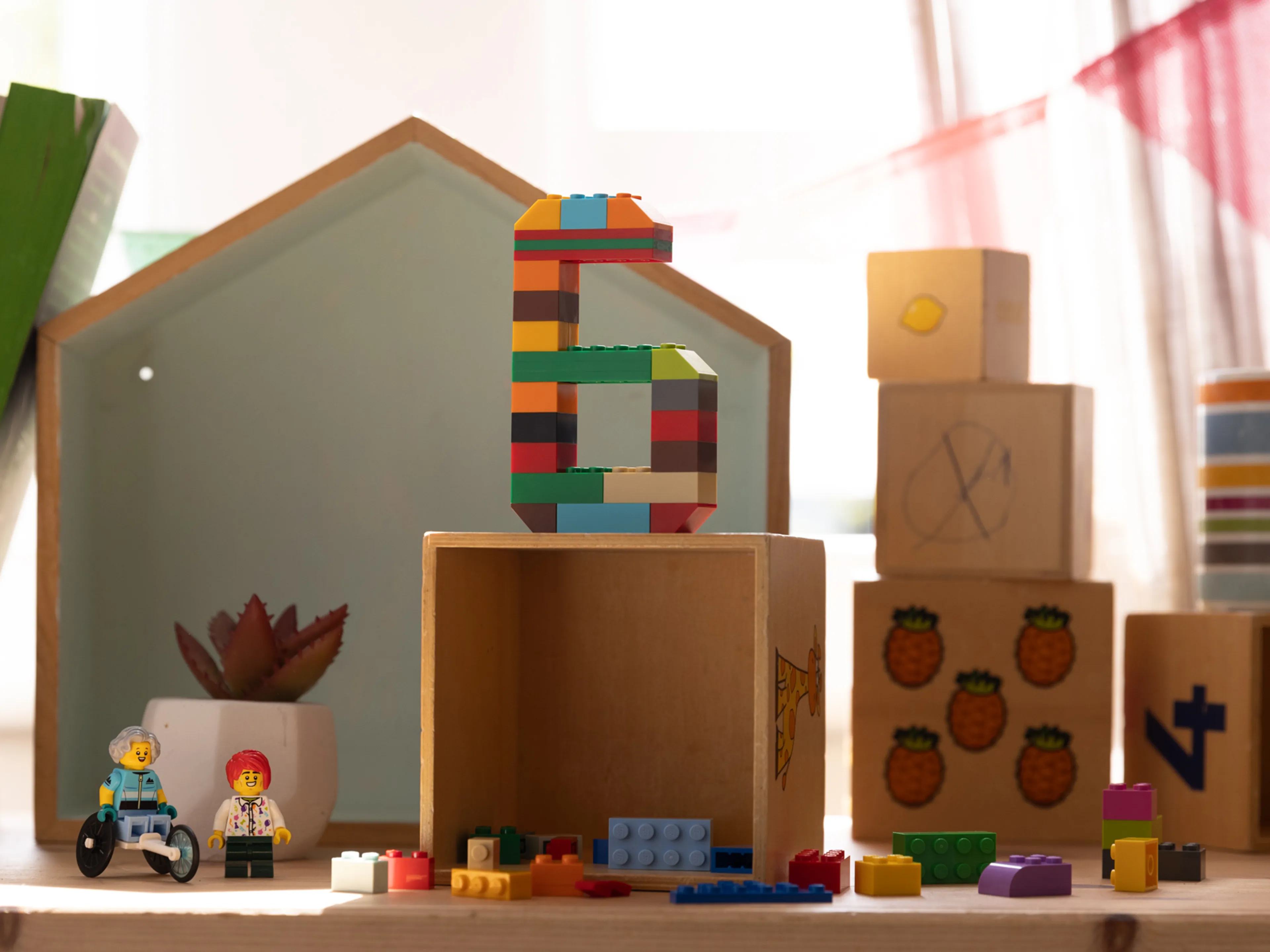 Build a birthday countdown clock | LEGO.com for families