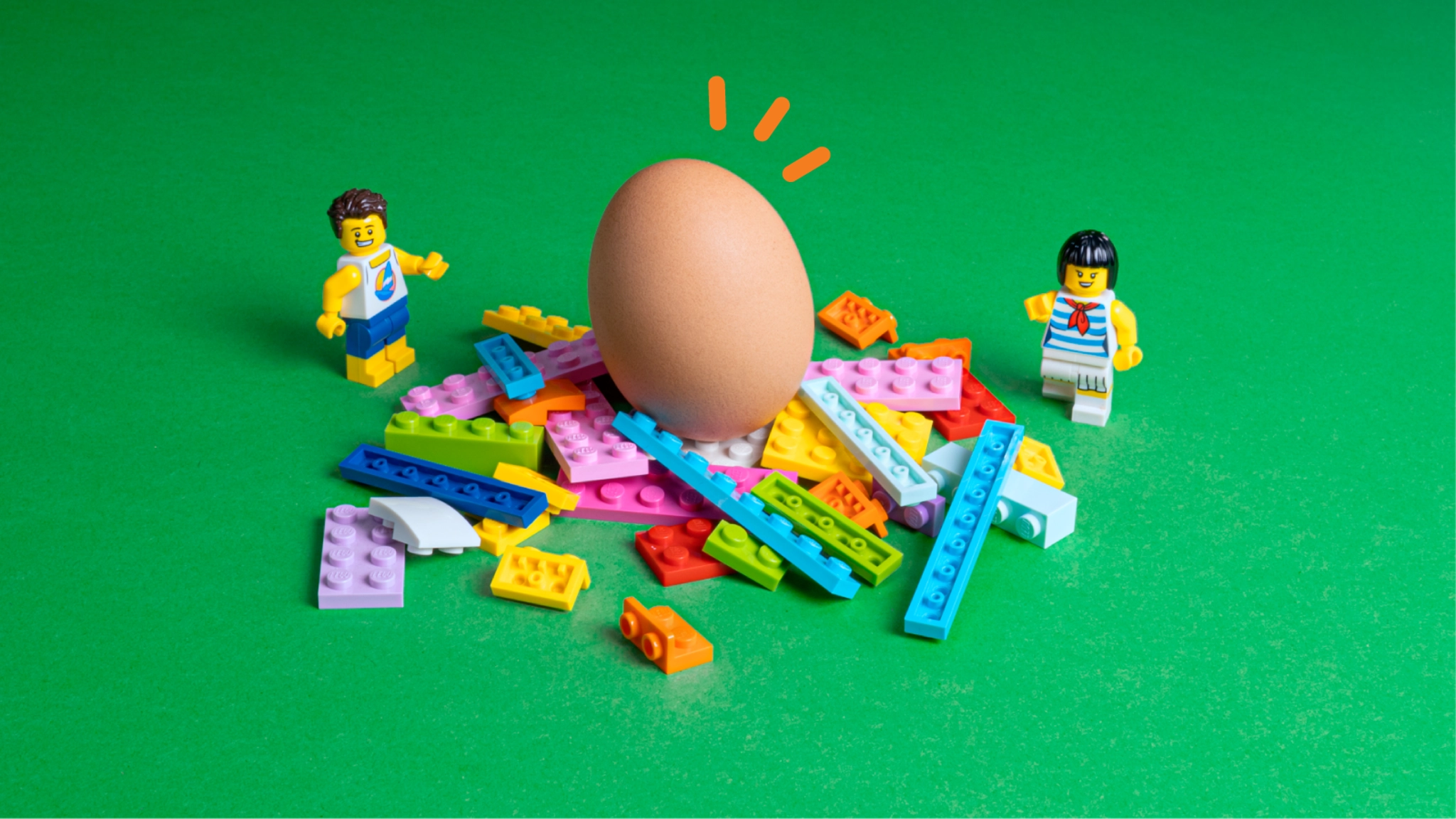 Egg-and-spoon race with LEGO® bricks | LEGO.com for families
