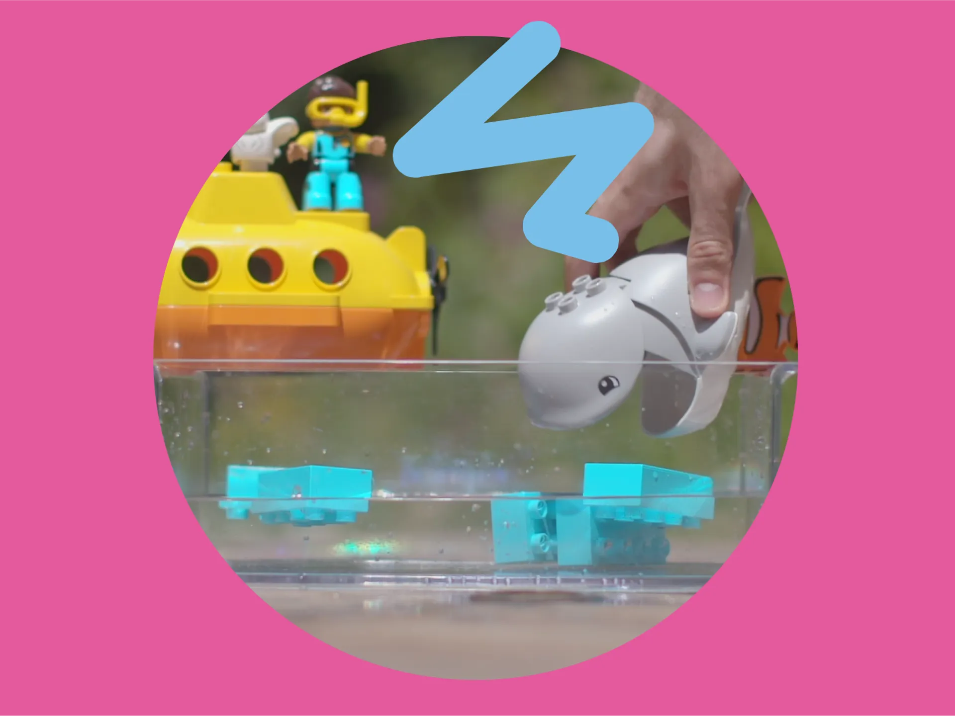 Feeding a hungry LEGO® DUPLO® whale | LEGO.com for families