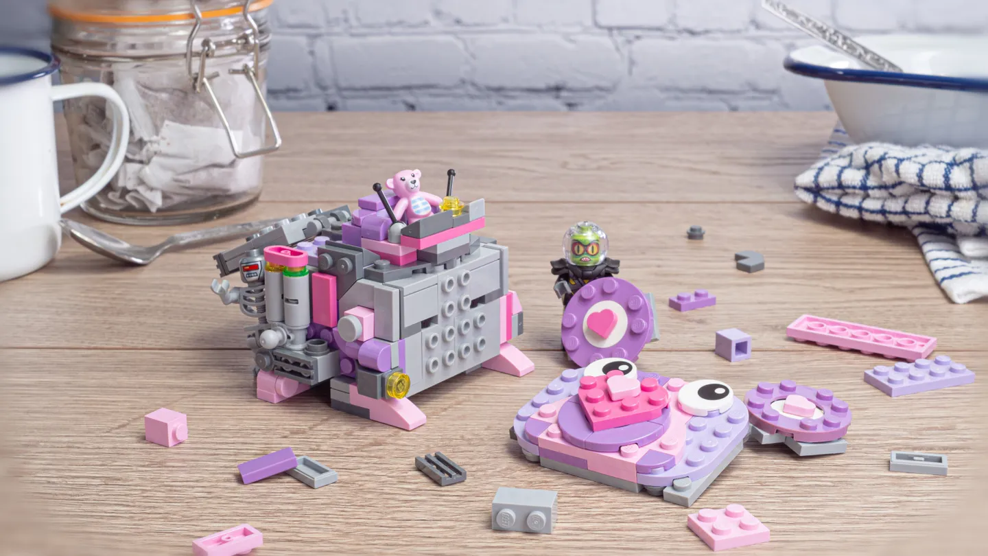 We come in peace (honestly) | LEGO.com for families