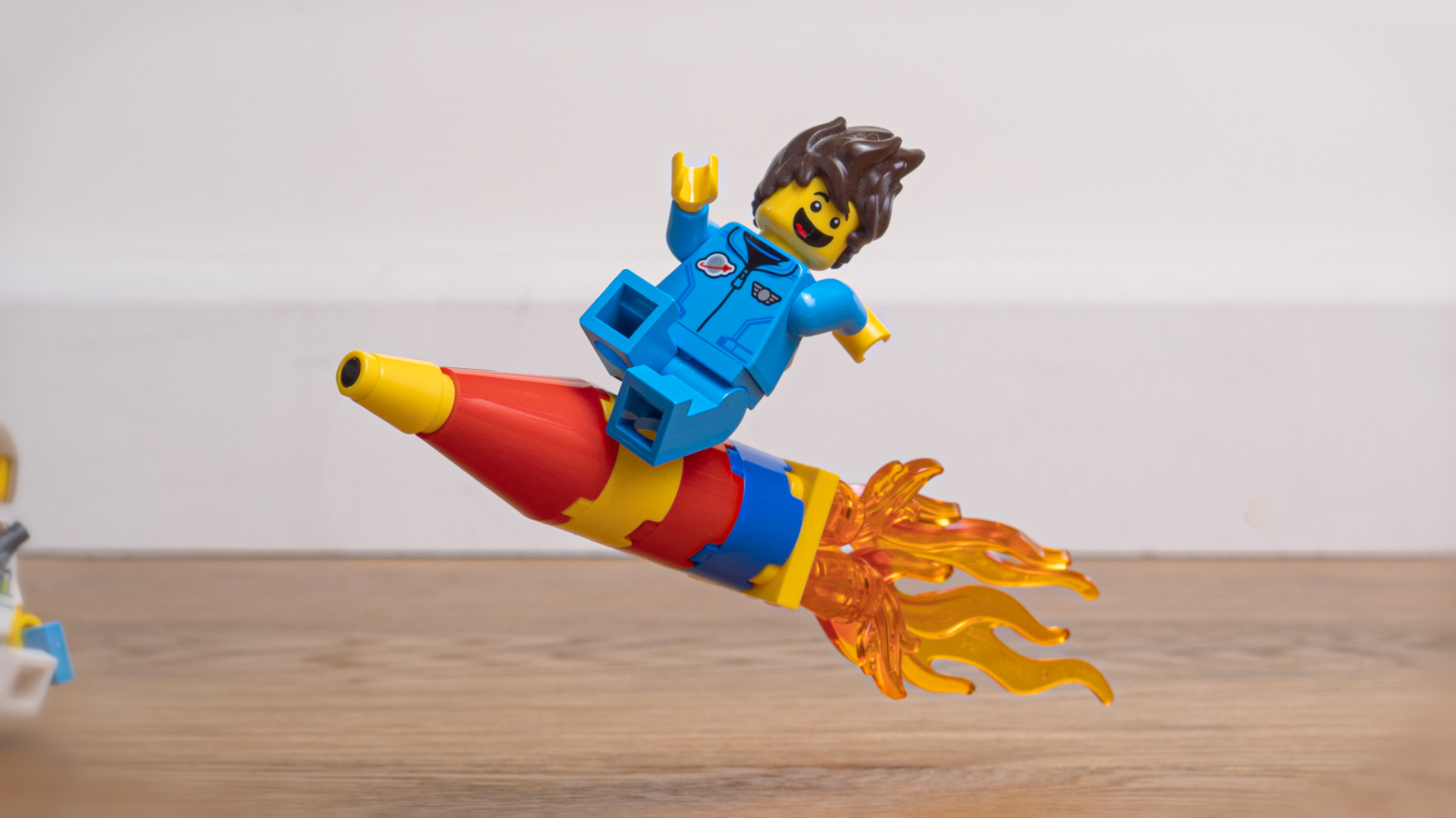 Build a rocket launch pad | LEGO.com for families