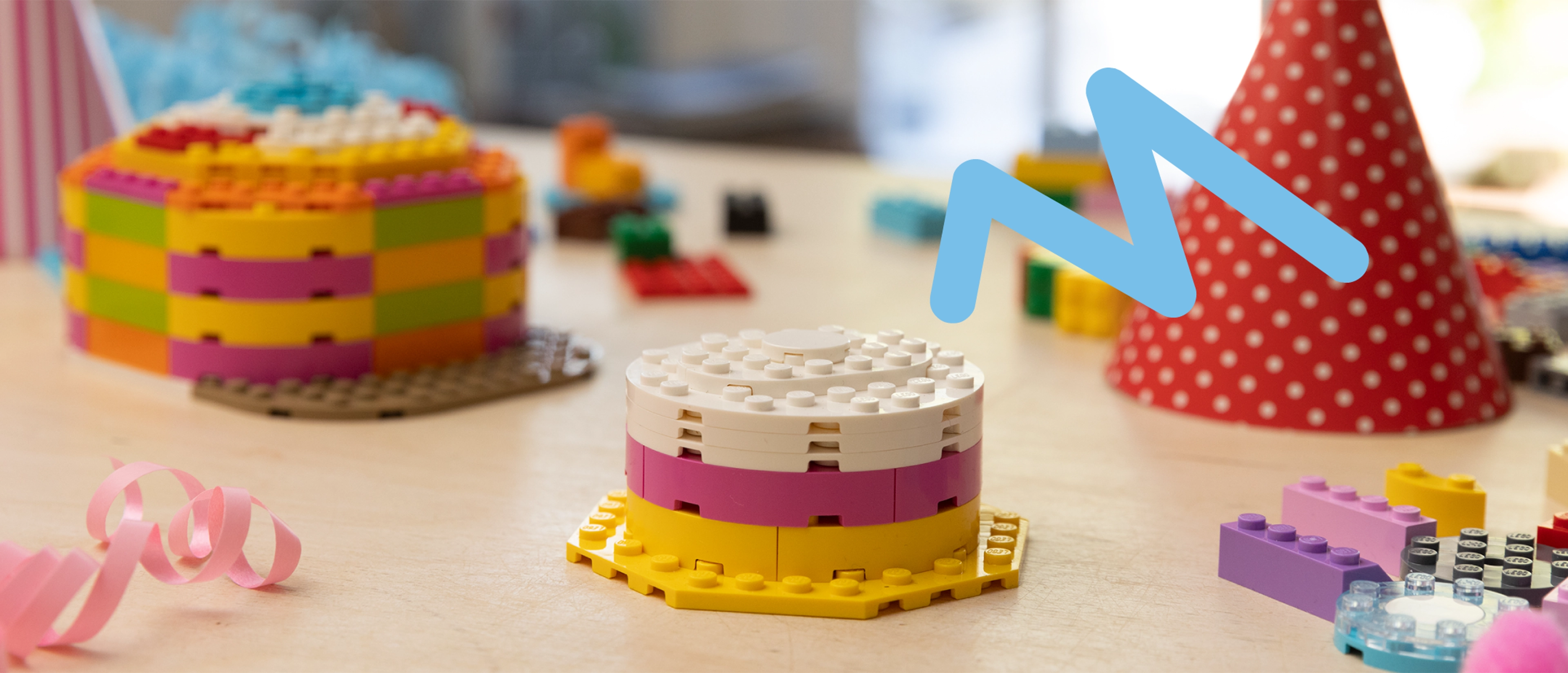 Party hat game with LEGO® bricks | LEGO.com for families