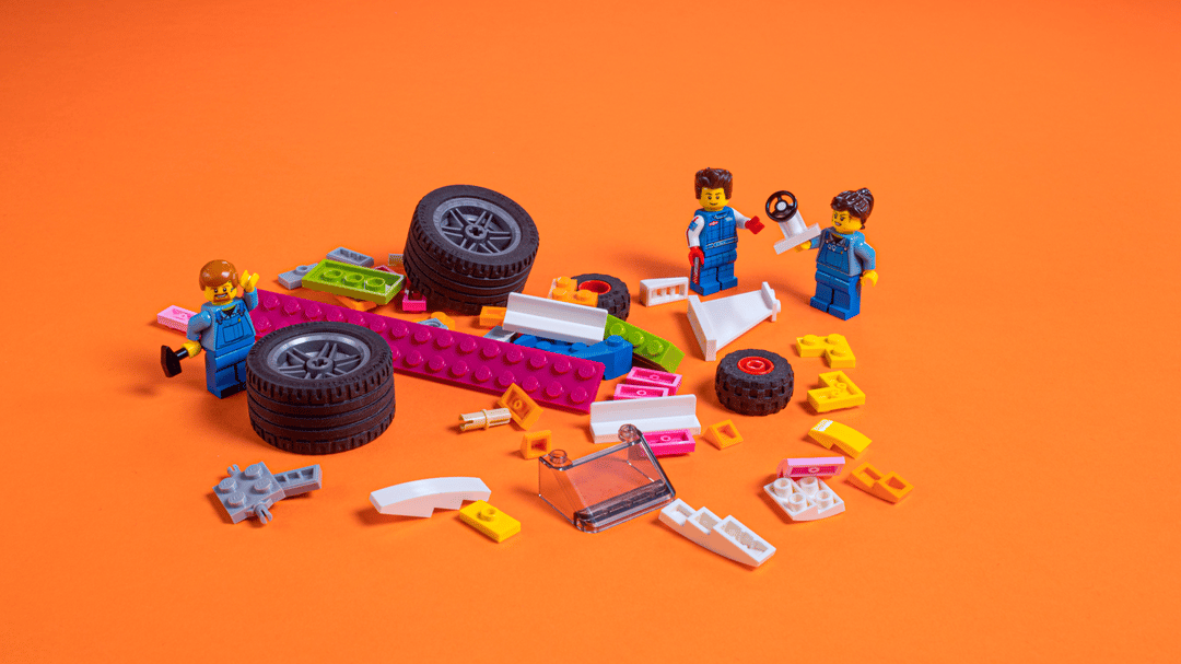 Stuck in the wind tunnel | 가족을 위한 LEGO.com