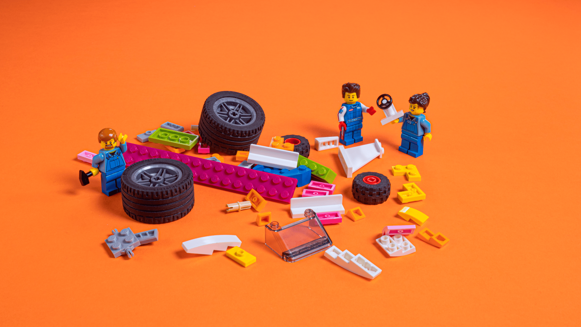 Stuck in the wind tunnel | 가족을 위한 LEGO.com
