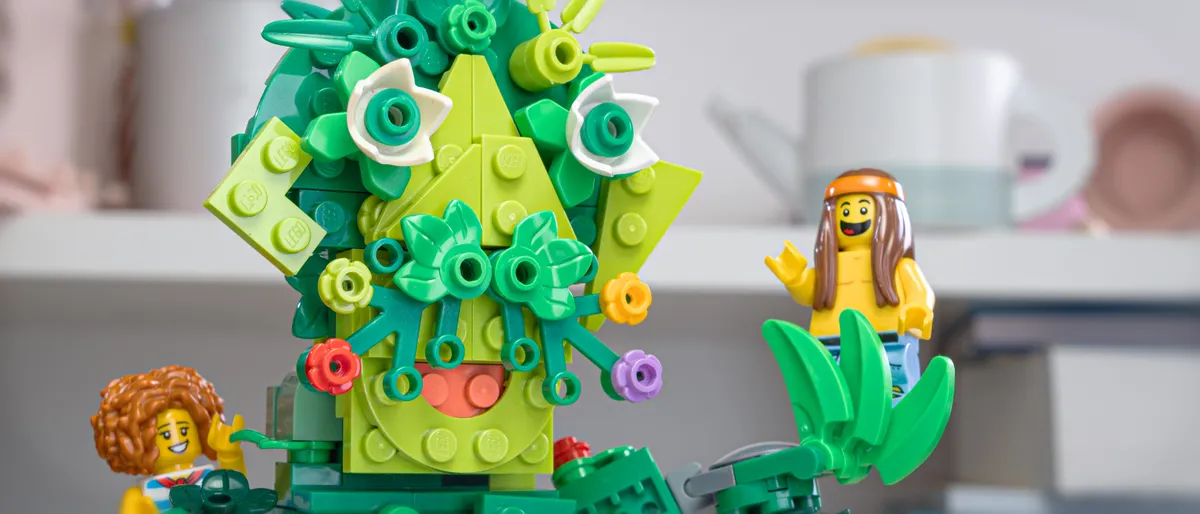 Build a Spring Statue | LEGO.com for families