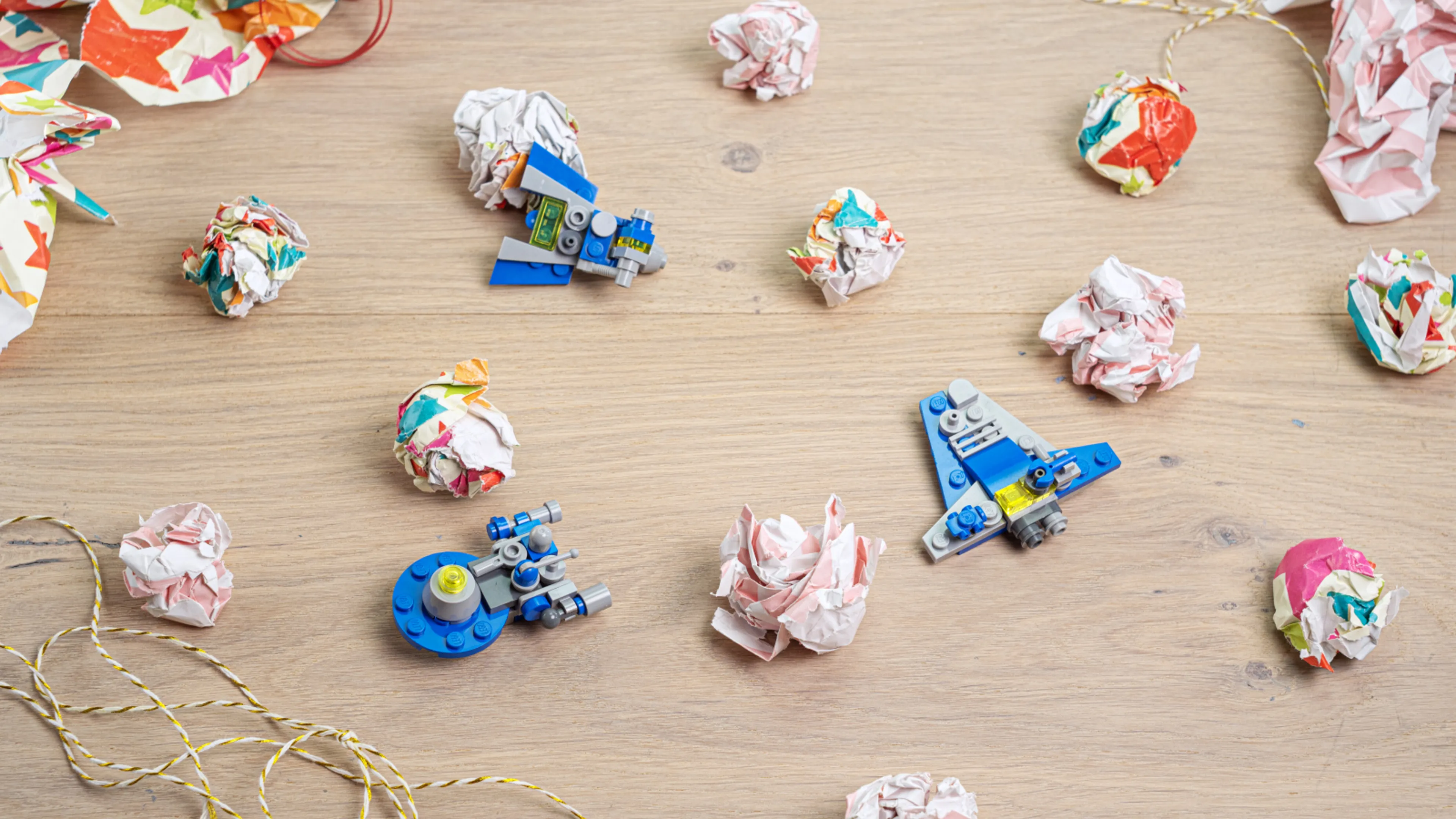 Paper asteroids | LEGO.com for families