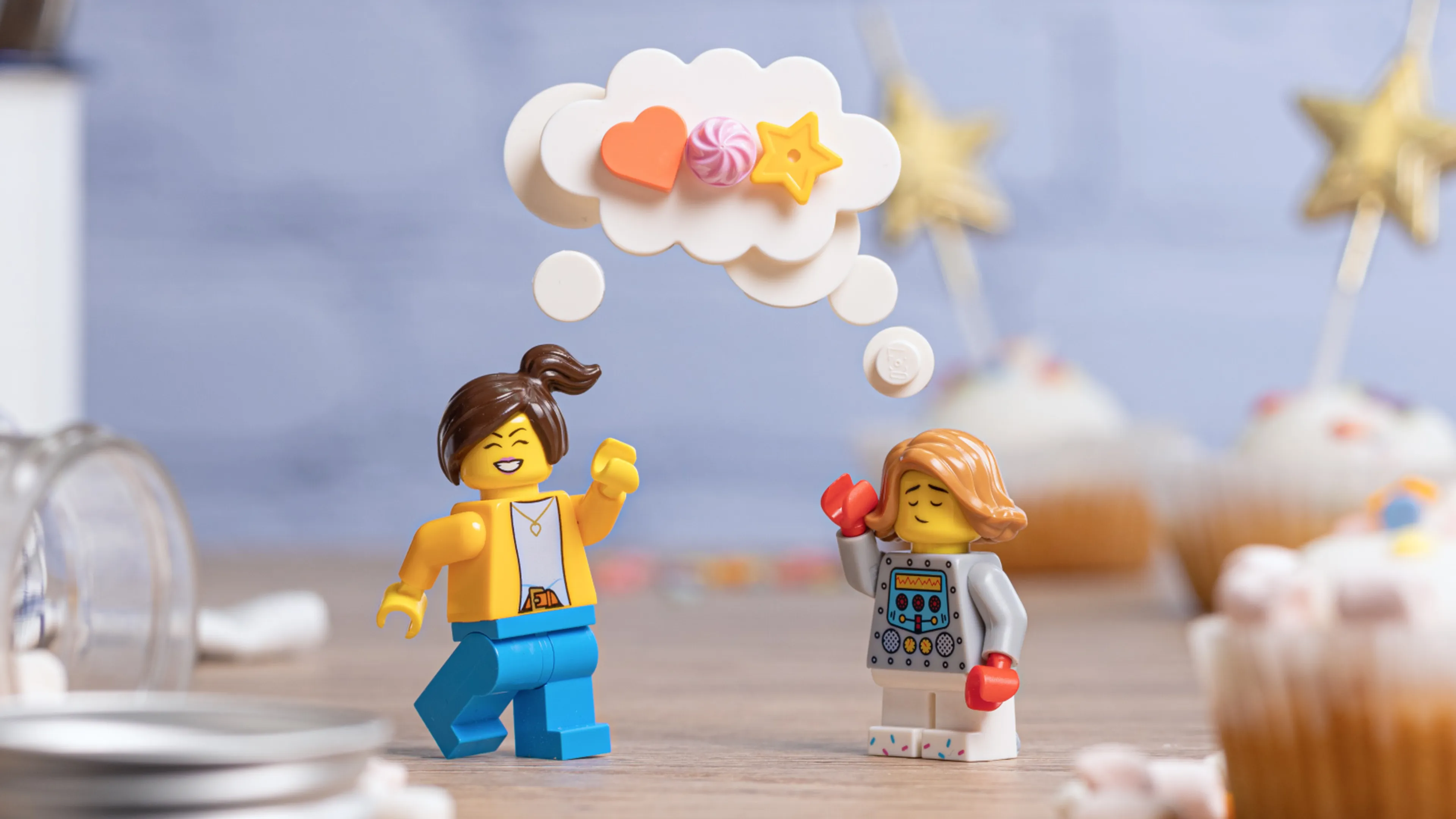 Minifigure birthday bash! | LEGO.com for families