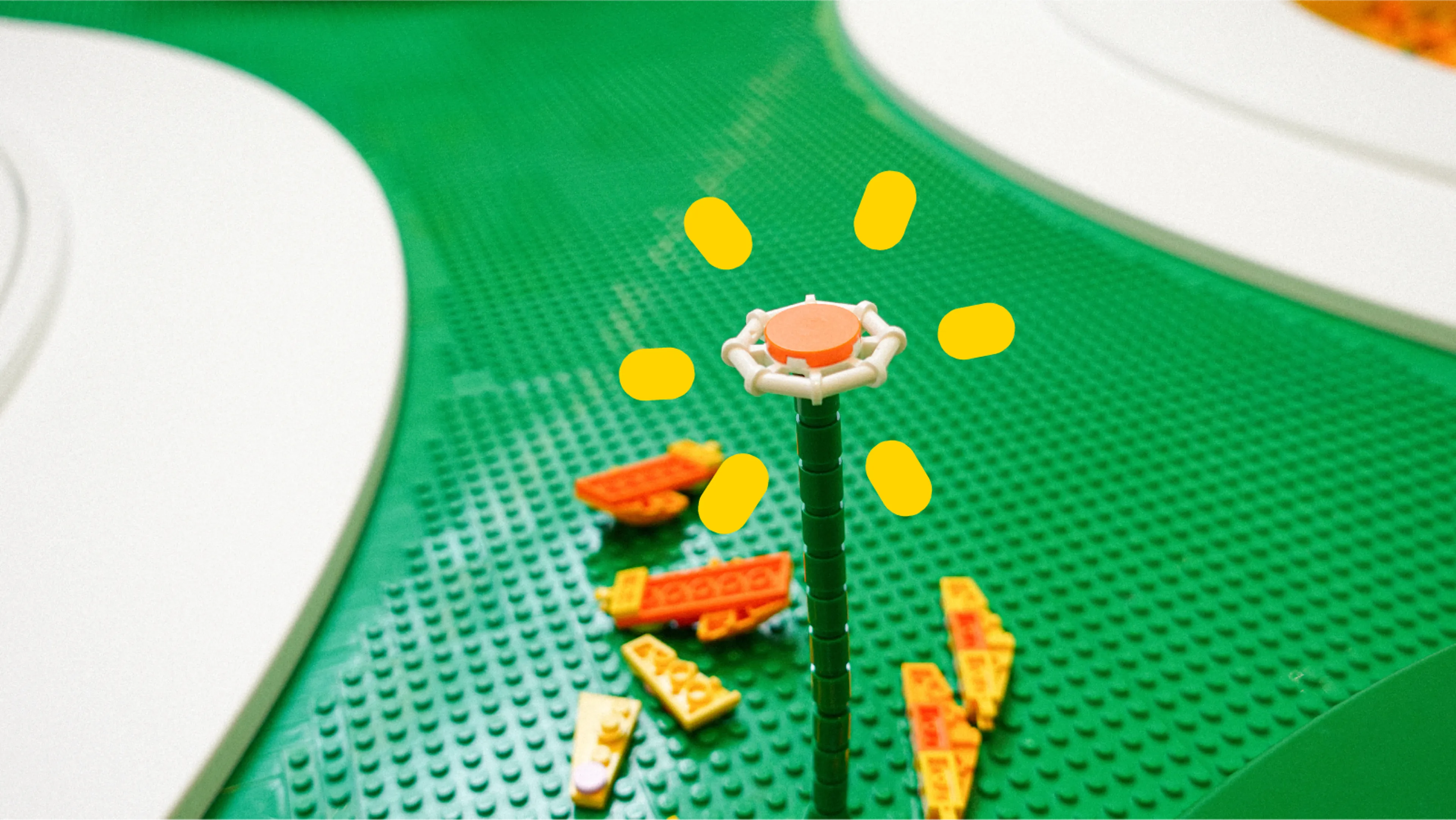 Build a spring flower with a LEGO® House Play Agent | LEGO.com for families