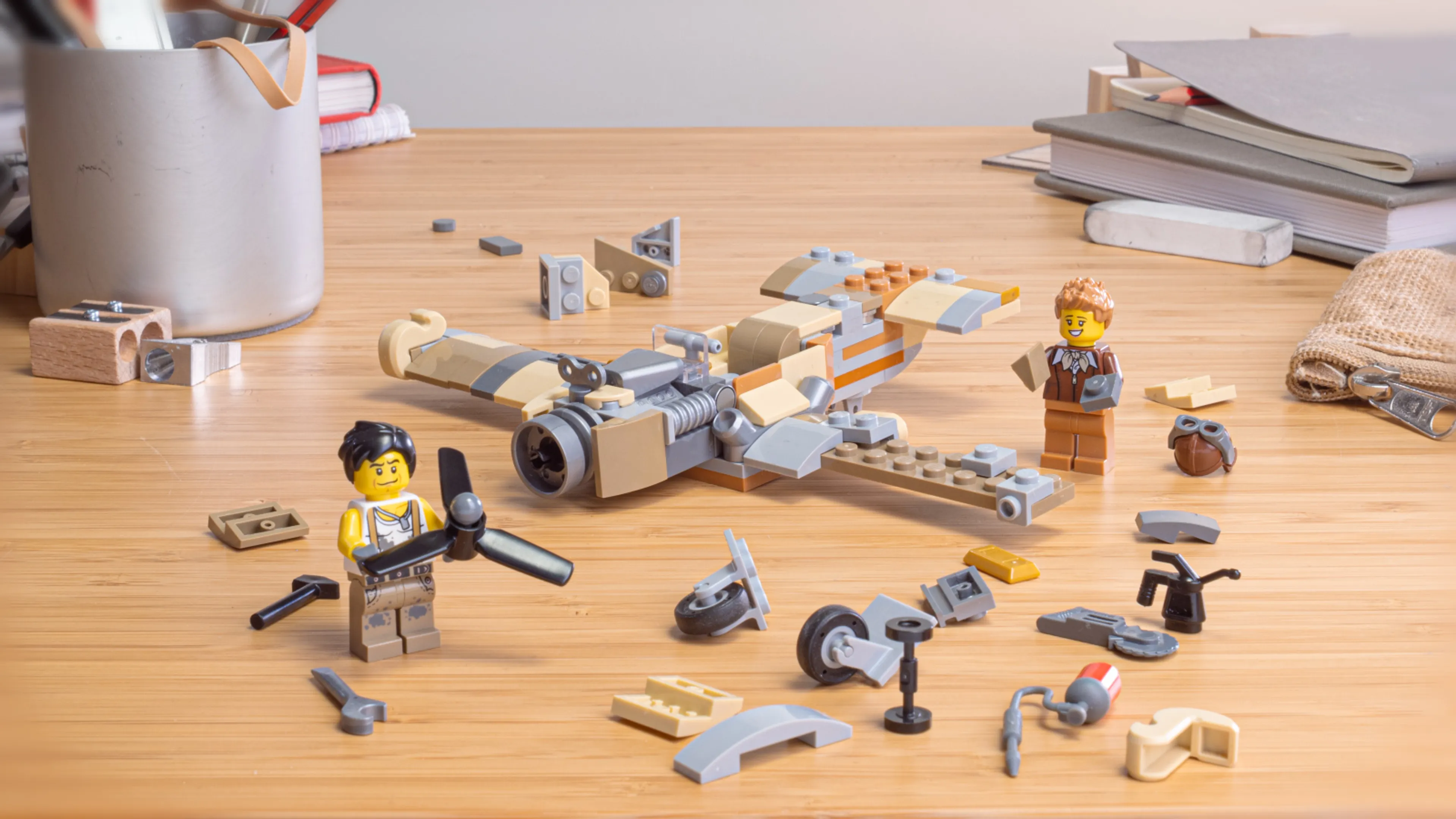 Fly solo around your home | LEGO.com for families