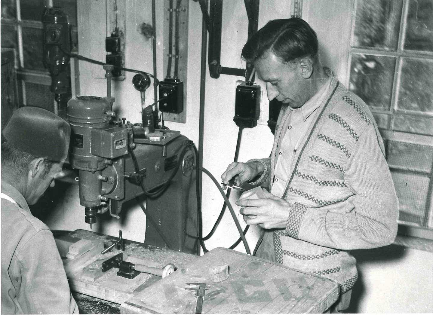 A new milling machine - LEGO® History - LEGO.com US