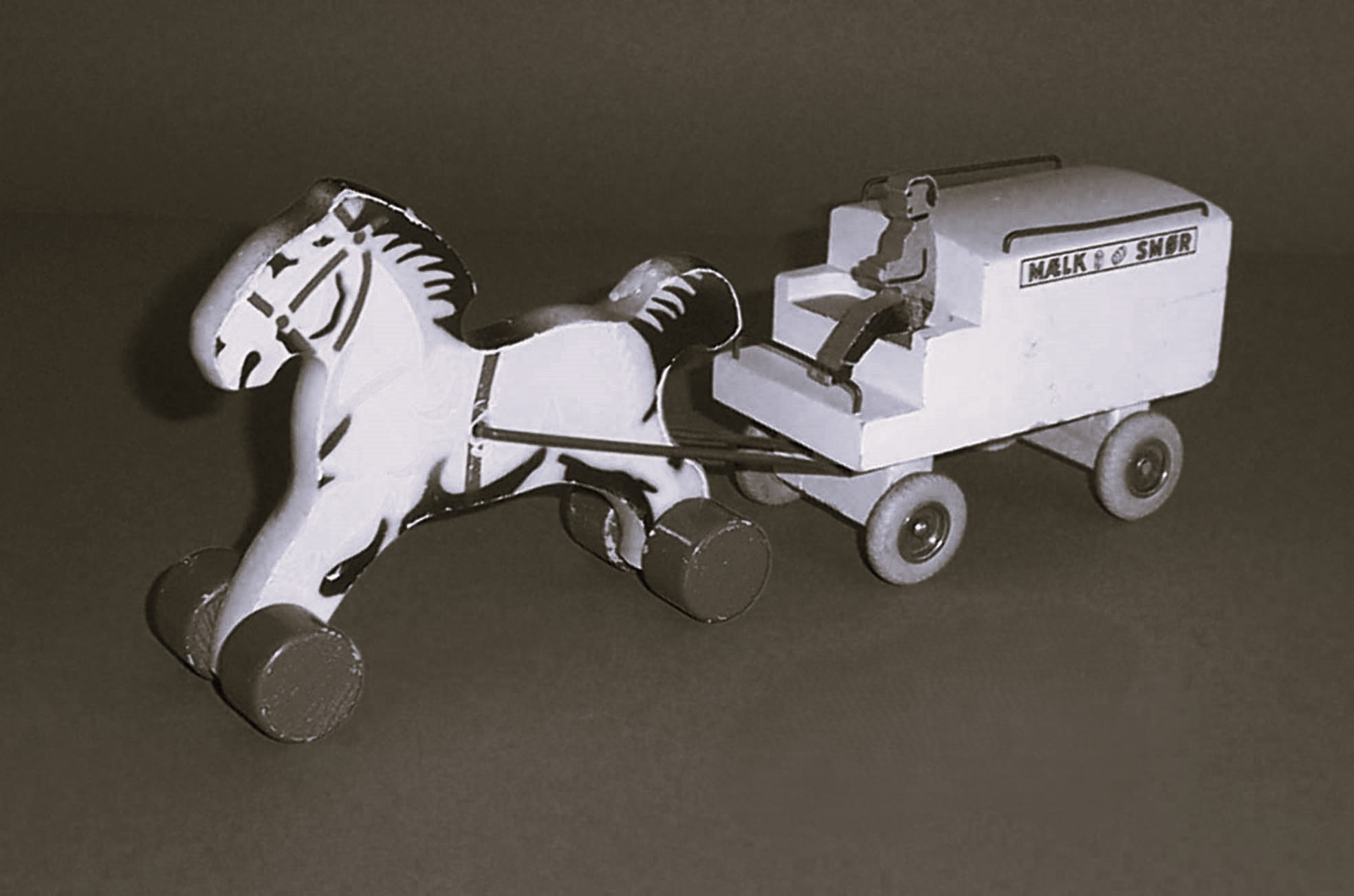 Milk Cart with Coachman | LEGO® History | LEGO.com US