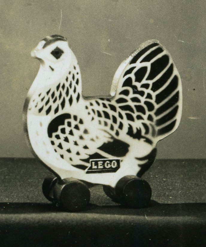 Hen | LEGO® History | LEGO.com PT