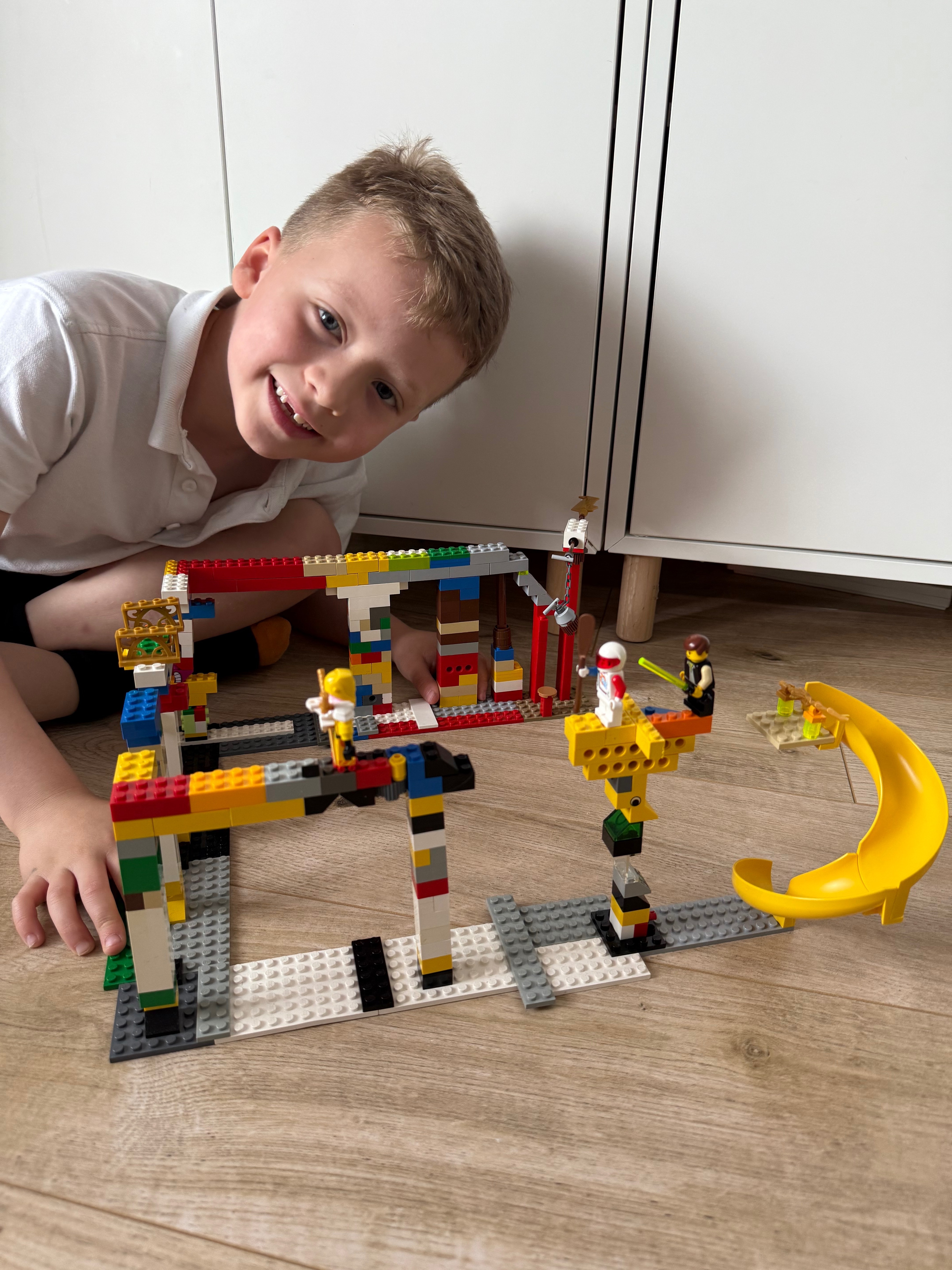 Free LEGO® magazines for Kids | Official LEGO® Shop CA