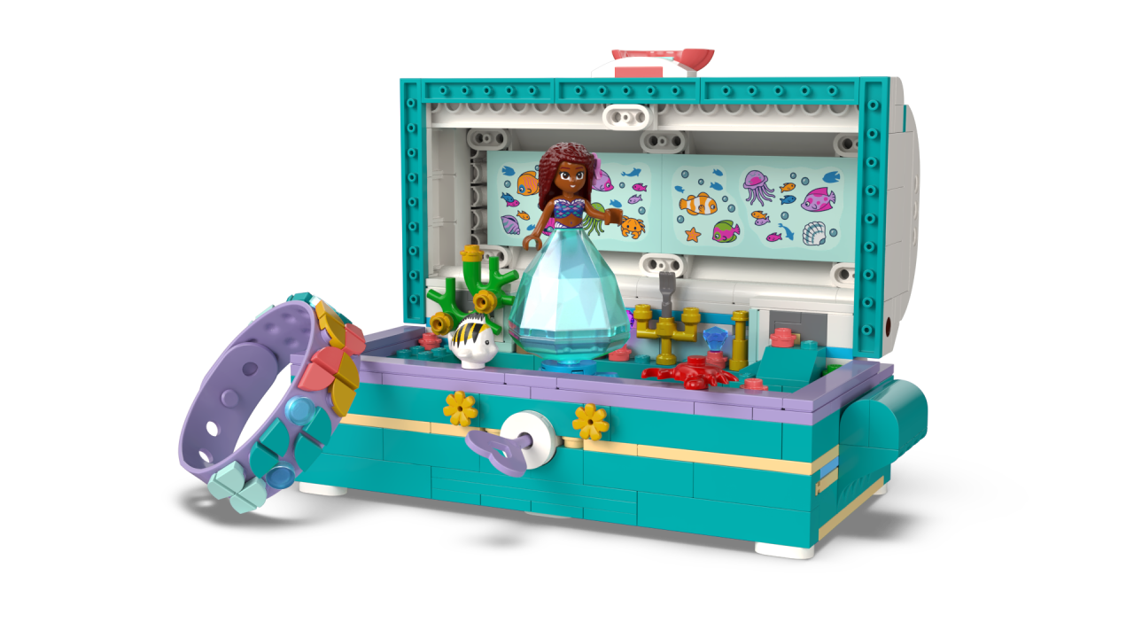 Ariel's Treasure Chest 43229 | Disney™ | Buy online at the Official ...