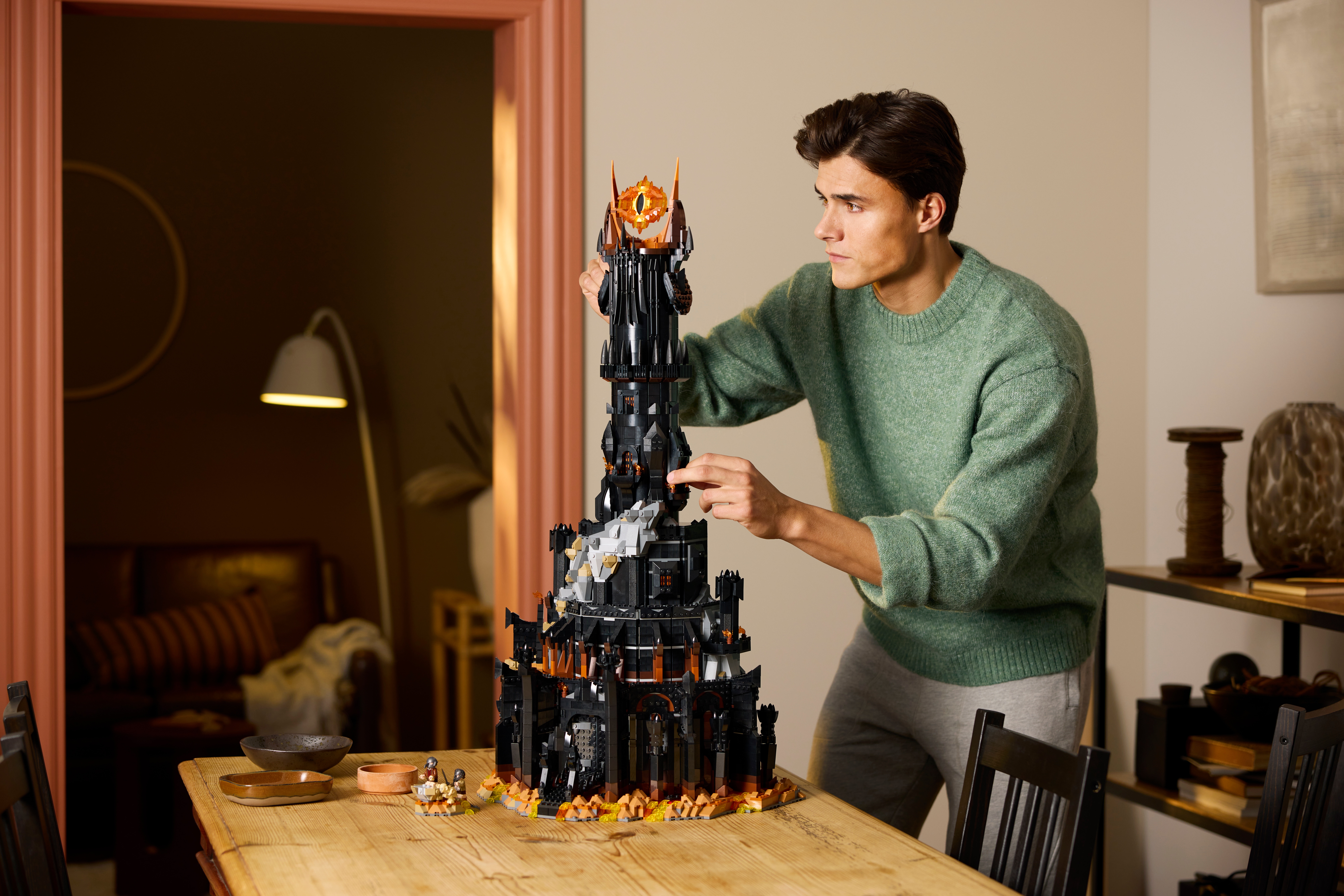 索倫之眼™ 的凝視：認識 LEGO® Icons The Lord of the Rings : Barad-dûr™ 盒組 | LEGO ...